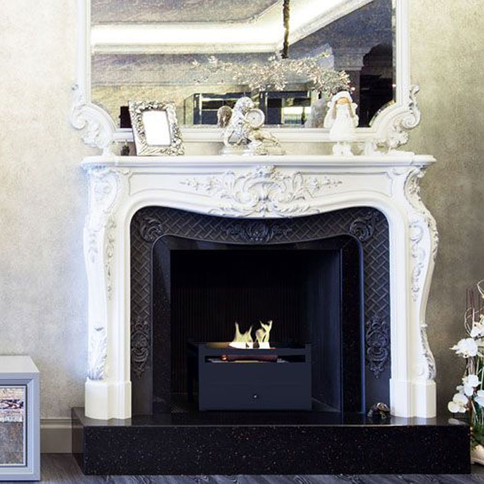 To browse the Venia store,