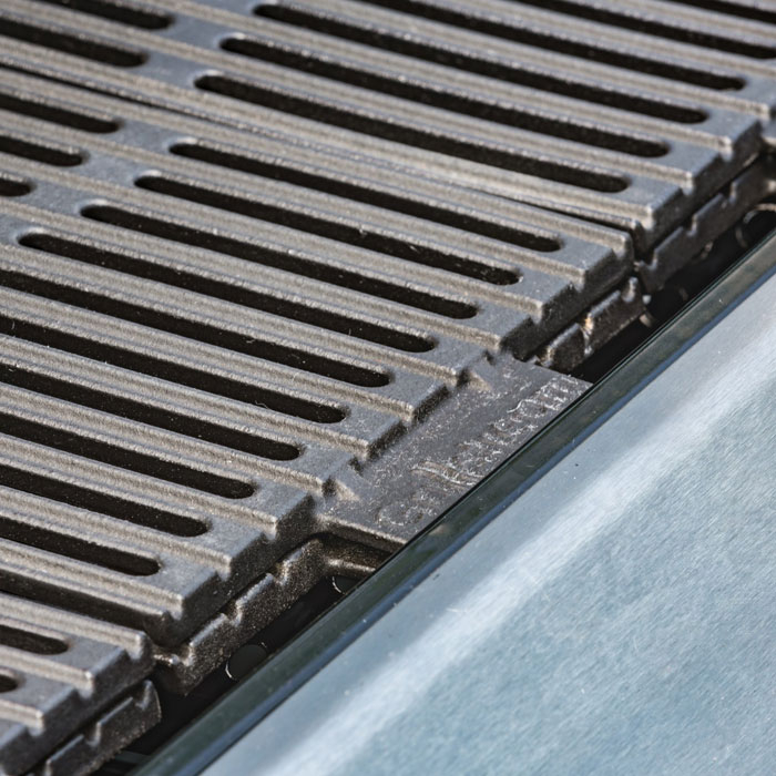 To browse the Venia store,