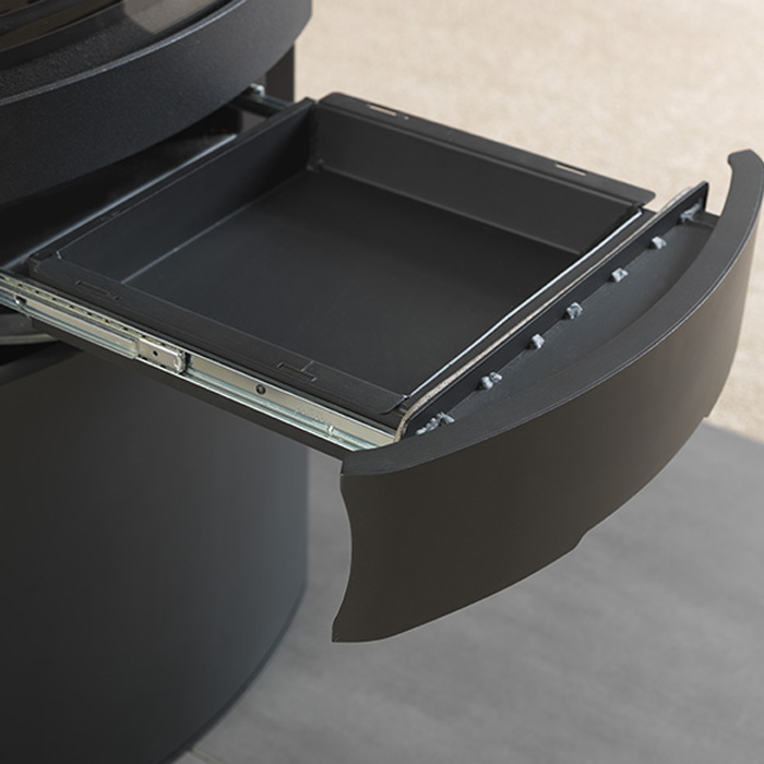 To browse the Venia store,